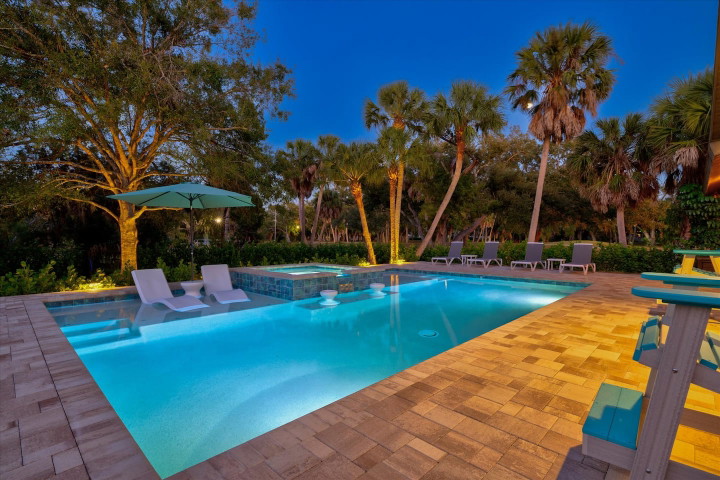 Luxury Beachhouse W/ Pool Spa & Direct Park Access - Sarasota, FL