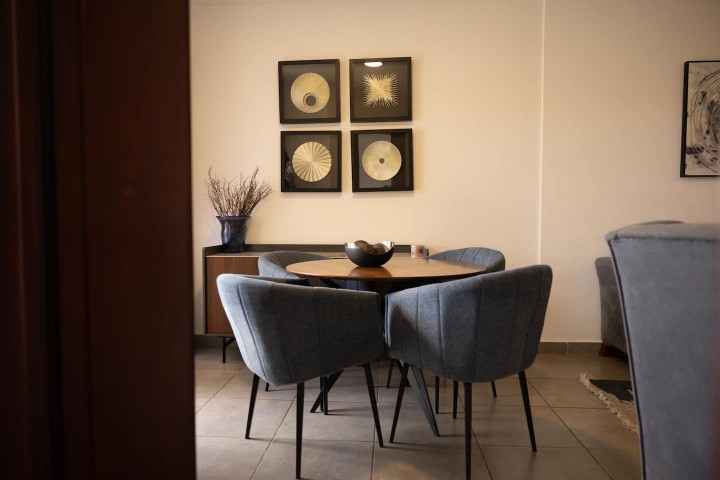 Cozy 1br In East Legon With Balcony & Rooftop Pool - Accra