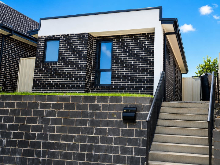 Matildas Urban Escape | 6-min Station & Shops - Campbelltown
