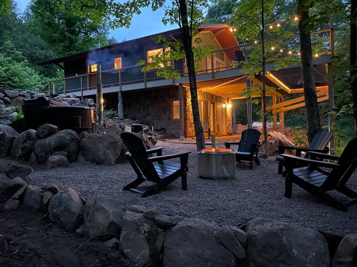 Wood-fired Hot Tub, 29' Deck Net & Cinema - Lutsen, MN