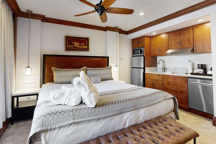 Ski-in/out Condo | Fast Wifi | Hot Tub/pool | W/d - Vail, CO