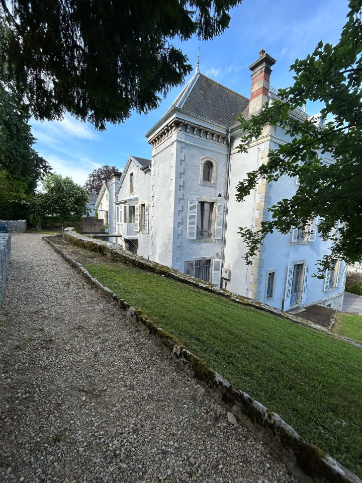 Chambre Spacieuse Avec Salle De Bain Privée - Baume-les-Dames