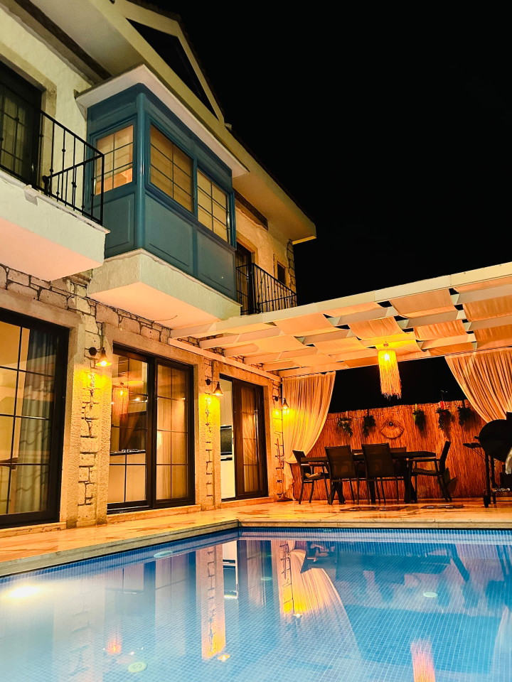 Alaçatı Havuzlu Villa/ayn-i Ala - Ilıca