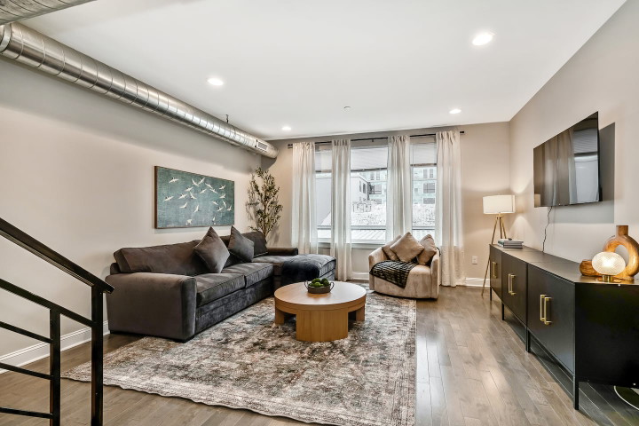 Modern Fishtown 2br/2.5br W/parking And Roofdeck! - Philadelphia, PA