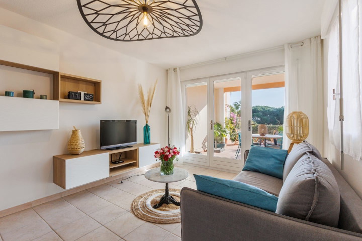 Modern & Bright | Air Conditioning, Parking, Swimming Pool - French Riviera