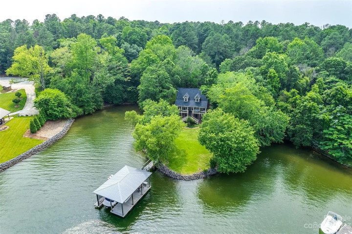 Private Lake Retreat, Boat Dock, Game Room, Kayaks - Rock Hill, SC