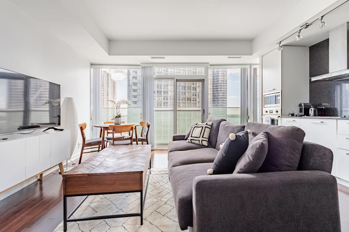 Furnished 1br + Den | Downtown Toronto Condo - Toronto