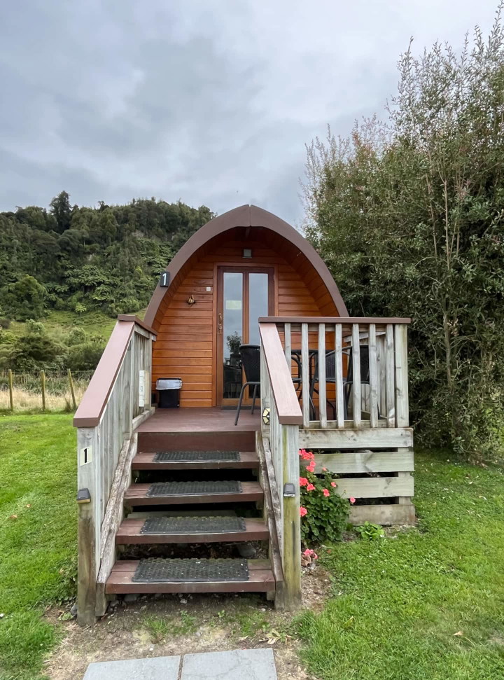 Pod 1 (Sleeps 4) - Flat Hills Cafe & Tourist Park - Wairarapa