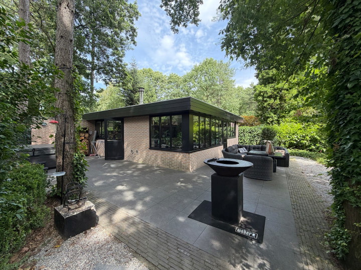 Wellness Jungle Oasis | Private Hot Tub & Sauna - Maastricht