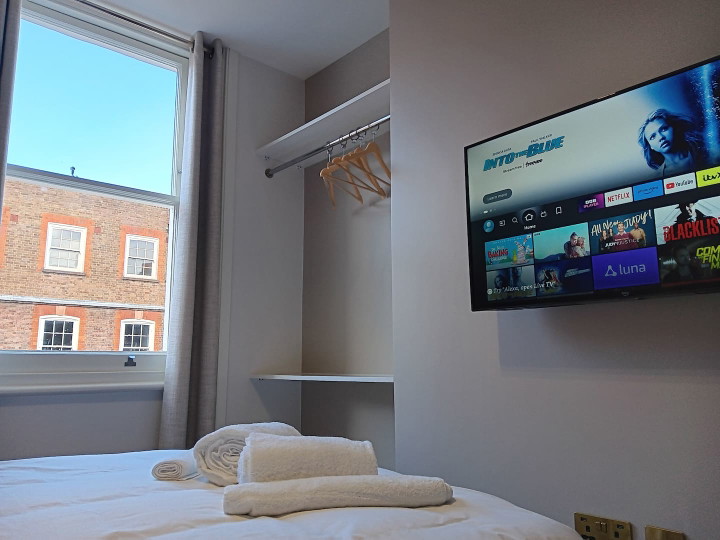 Room 9 - Second Floor Front - Hertfordshire