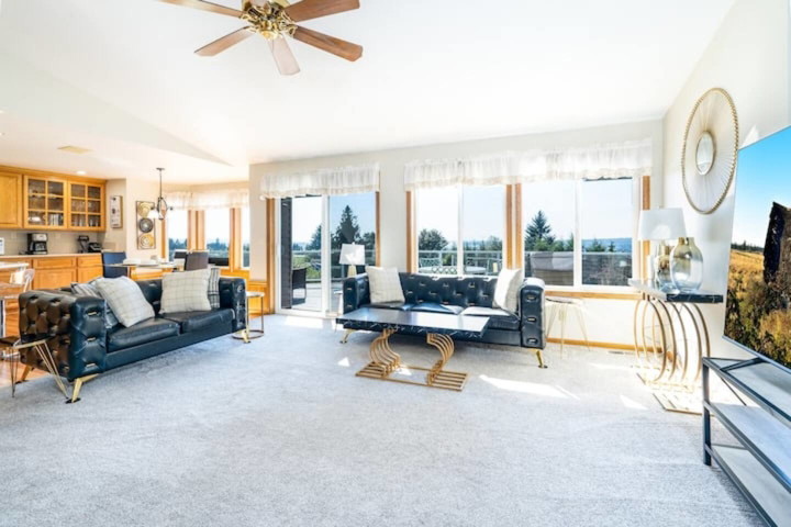 Mv9: Scenic Views, Flat Huge Yard - Marysville, WA