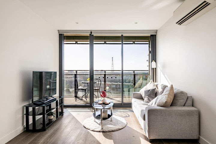 Chic Docklands Apt With Balcony Views & Car Park - Melbourne