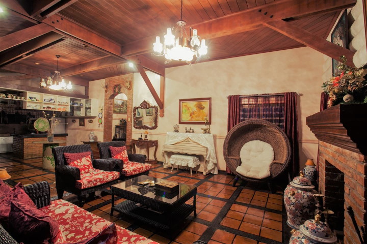 Cozy Cottage Home With Fireplace, Pool, Gardens - Tagaytay
