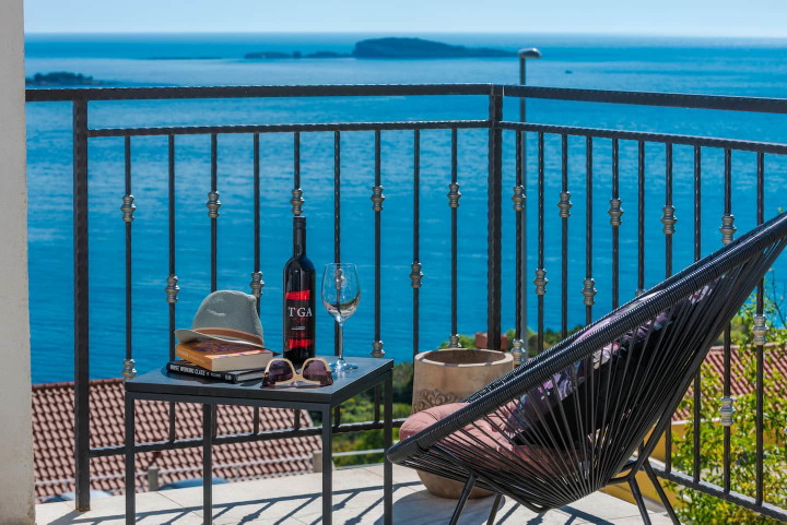Golden Panoramic Sea View Apt - Mlini