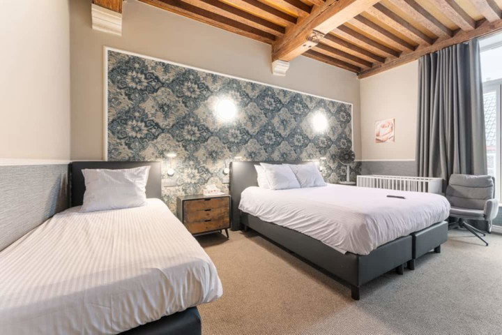 Cozy Historical Triple Room In Bruges Center - Bruges