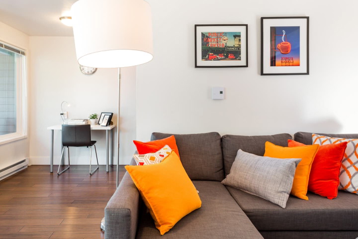 Renovated Top Floor Apartment With Sweeping Views - Seattle, WA