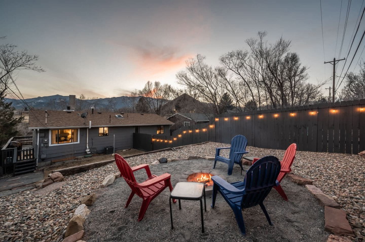 Hillside Horizon! Scenic Escape W/ Firepit & Bbq - Colorado