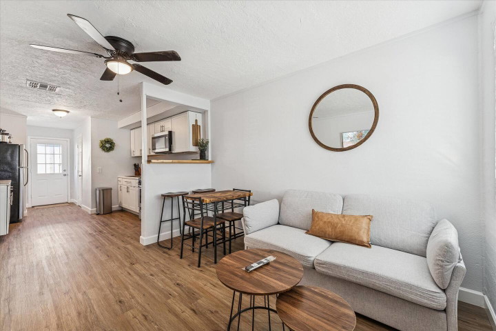 Downtown Chandler Escape Walkable Location - Chandler, AZ