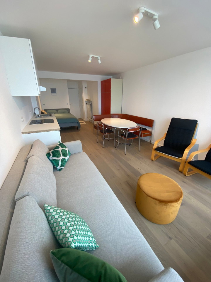 Vue Frontale Sur La Mer Dans Un Style Moderne Et Vintage. - Blankenberge