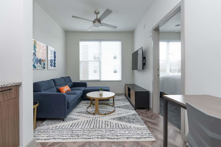 1-bedroom Near Uiuc/ Yugo Guest Suites - Urbana, IL