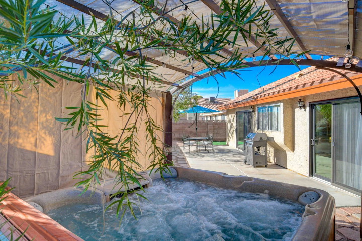Gorgeous Boho 3br Home Private Spa! 8 Min To Strip - Henderson, NV