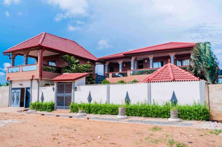 Villa With Pool, Garden, And Sea Breeze - Togo
