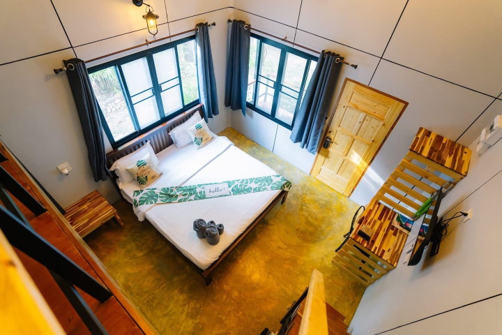 Bungalow Waterfront In The Peaceful Location - Thailand