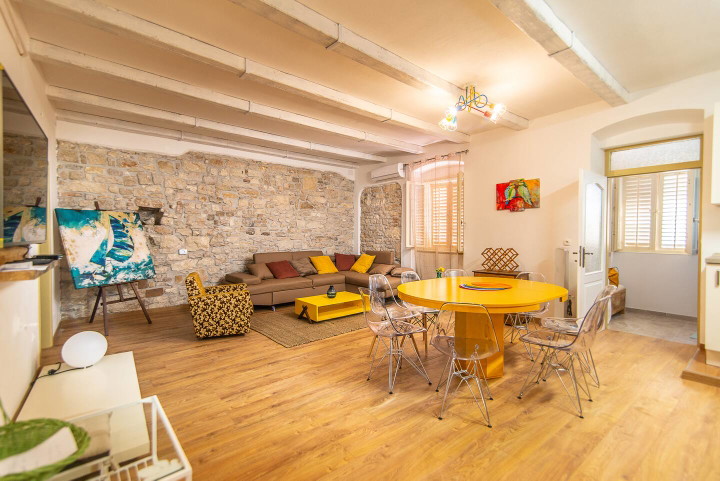 Beautiful Avant-garde 1-bedroom- Augusta 1 - Pula