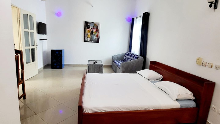 Studio Meublé Bien Situé, Seul Sur Le Palier. - Cotonou