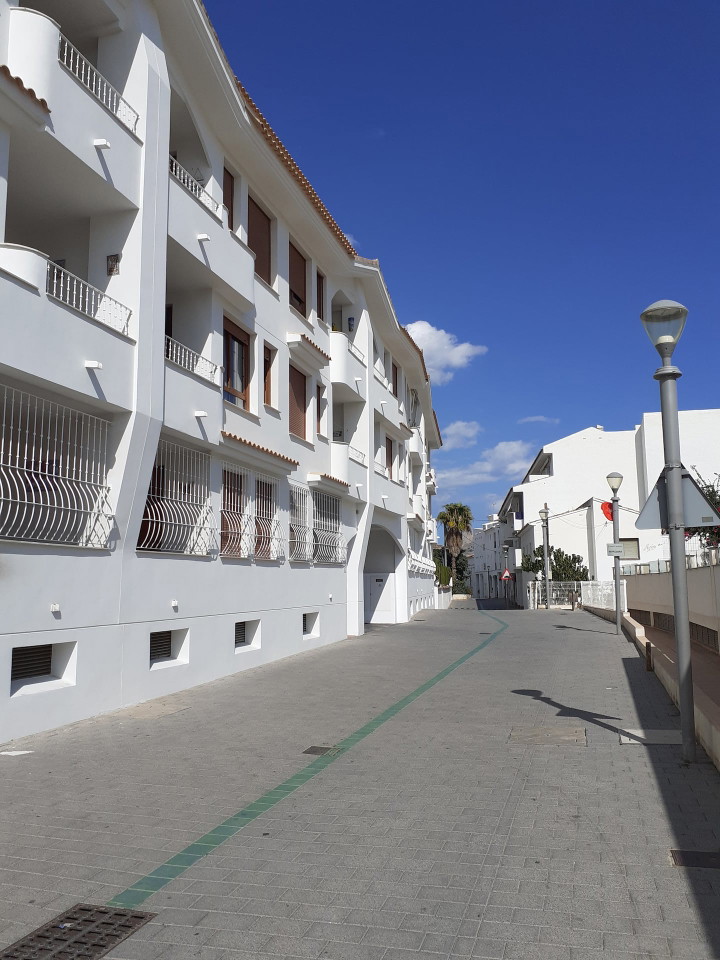 2 E-bikes Included - Altea