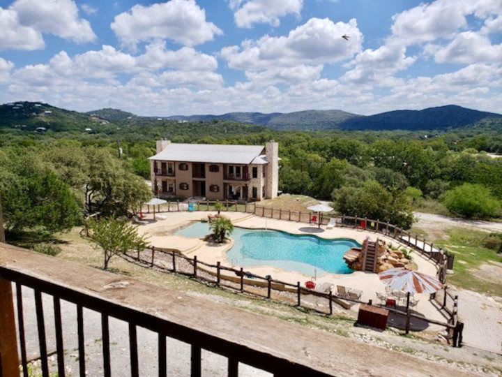 Neal's Lodges Cielo Ridge 202 - Concan, TX