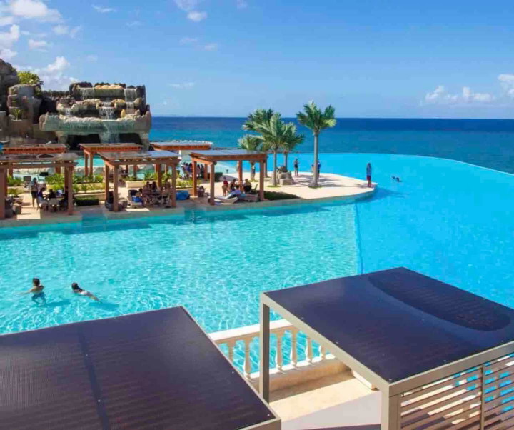 4 Suites | Huge Yard, Jacuzzi & Sleeps Up To 13 - Sosúa