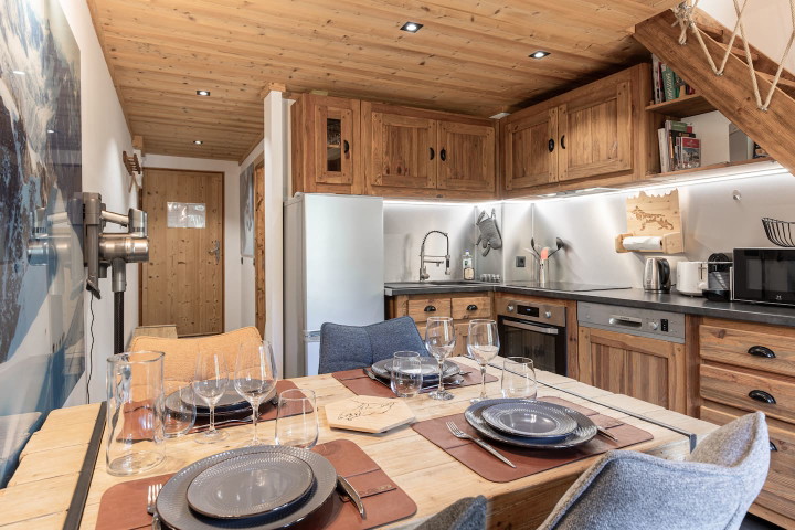 The Wolf / Pas Dans Le Vide - By Care Concierge - Les Houches