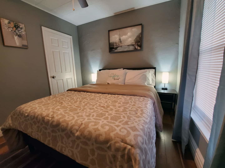 Modern Getaway, Single Bedroom Full Apartment - Niagara Falls, NY