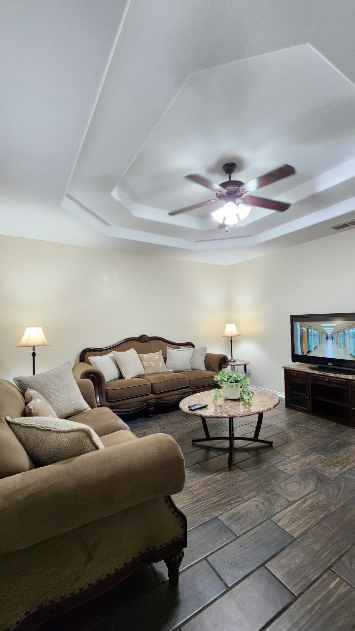 Huge Charming 4br Home - Laredo, TX