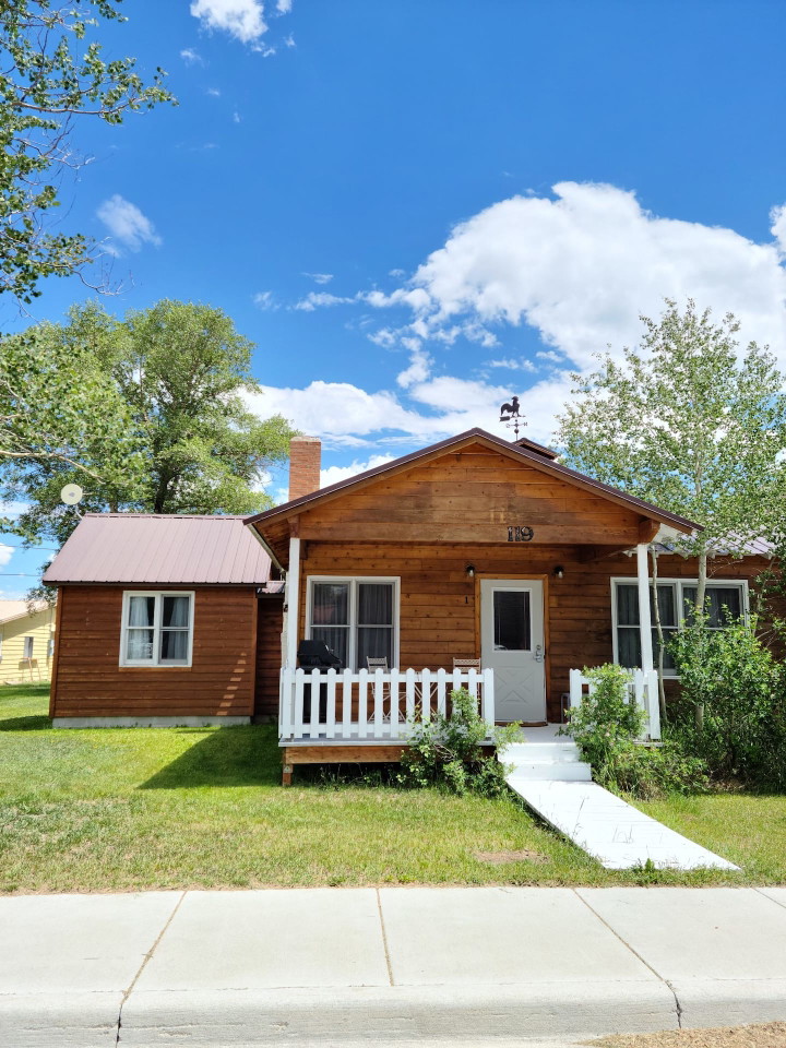Home Located Close To Everything In Pinedale - Wyoming