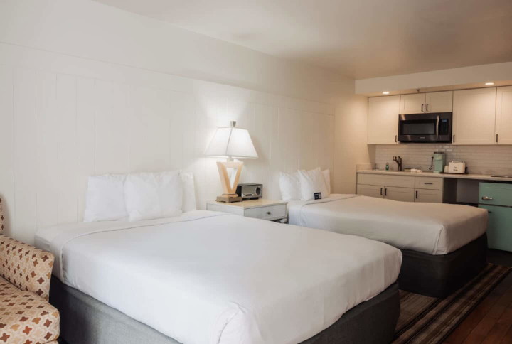 Premium Kalakaua Haus Kitchenette 2 Week Promo - Honolulu, HI