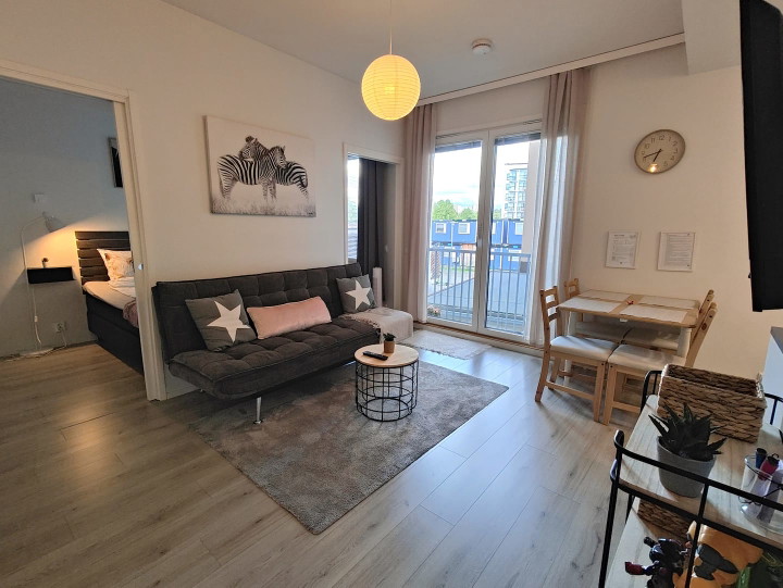Oulu City Center Pearl: Free Parking Garage, 4 People - オウル