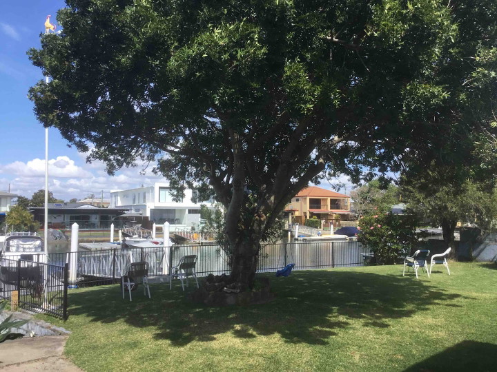 Gold Coast Waterfront Dual Living Family Home - ゴールドコースト