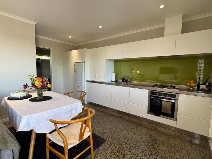 Idyllic Quiet Rural Location Designed For The Modern Traveller - New Zealand