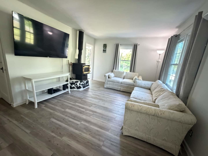 Cheerful 2-bedroom Home With Indoor Fireplace - Port Jervis, NY