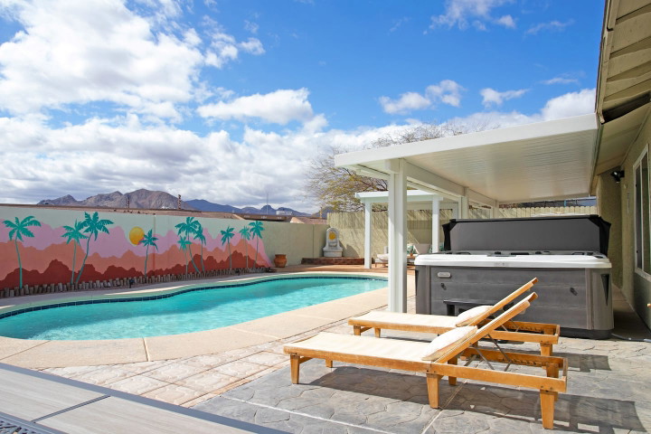 Remodeled 3br Vegas Pool House With Arcade - Henderson, NV