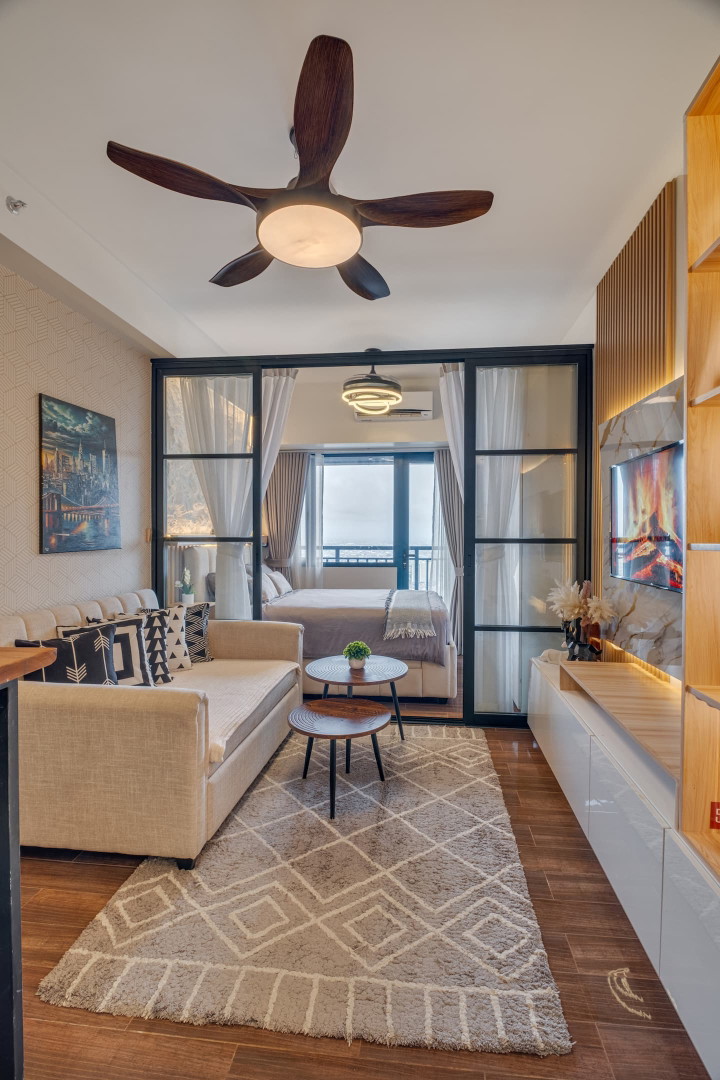 The Kozy Escape Makati City @Air Residences - Manila