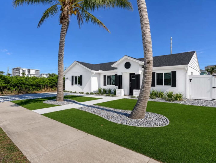 3bd/2ba Walk To Beach & Downtown / Pool / 349no - Cocoa Beach, FL