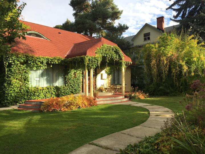 Downtown Accessible Spacious 2br | Dogs Welcome - Nelson