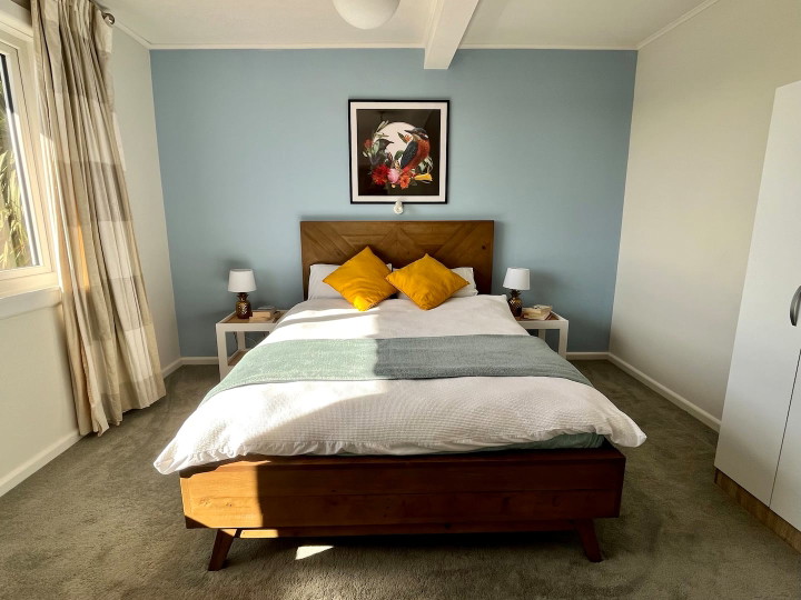 Welcoming & Spacious Hillside Retreat. - Christchurch