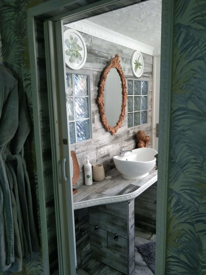 Thai Luxury Unit Sleeps Family Of 4 With Jaccuzzi - Cape Town