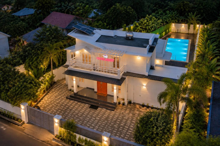 Entire 5 Bedroom Budget Pool Villa In Munnar - Munnar