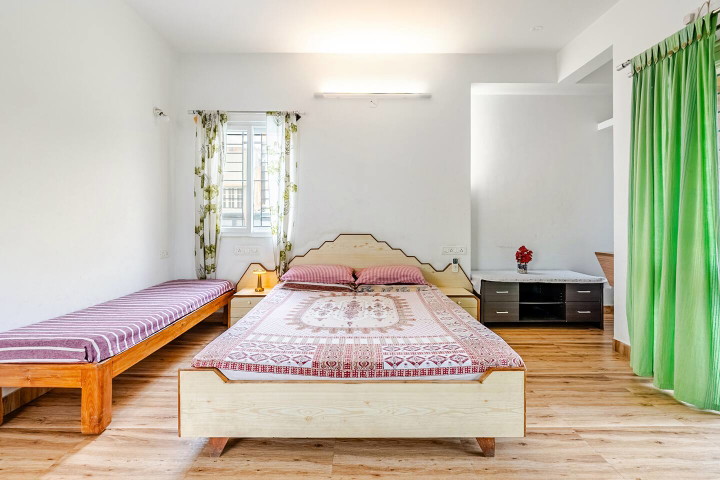 Beautiful Terraced Accommodation Overlooking Park - Bengaluru