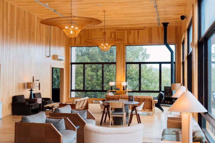 King + Bunk Suite Downtown + Free Breakfast - Lake Placid, NY